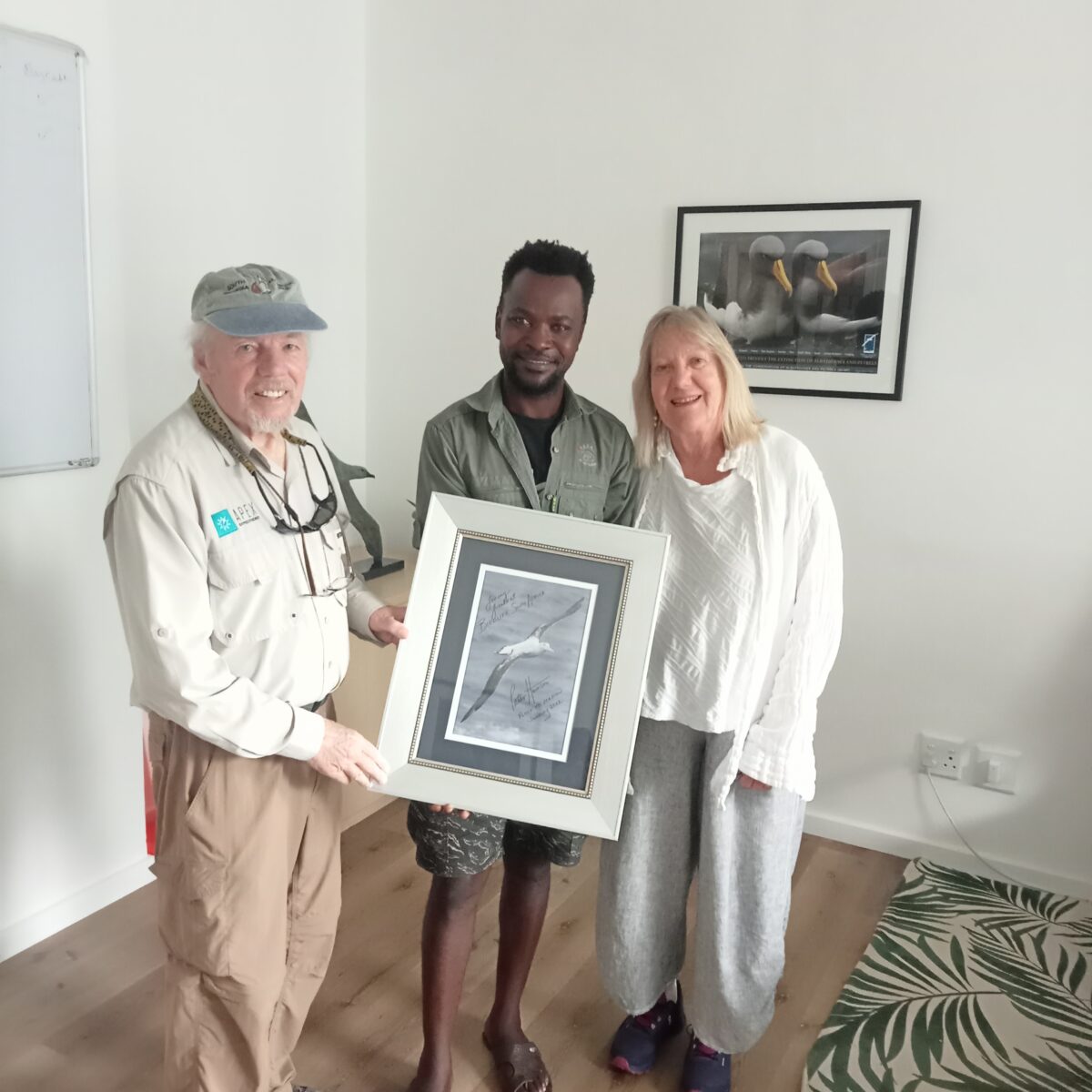 Patron Peter Harrison MBE visits the Mouse-Free Marion Project’s Cape ...